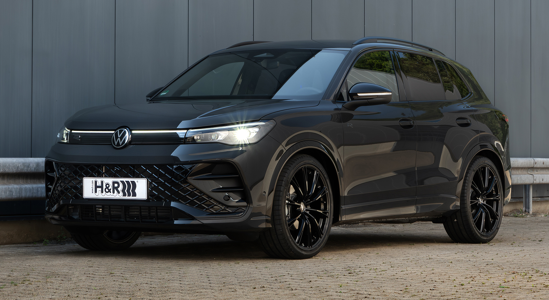 H&R lowering springs and stabilizers for the VW Tiguan (Type CT) - H & R